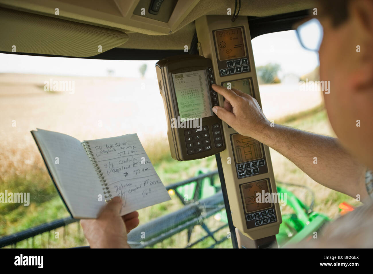 Combine cab hi-res stock photography and images - Alamy