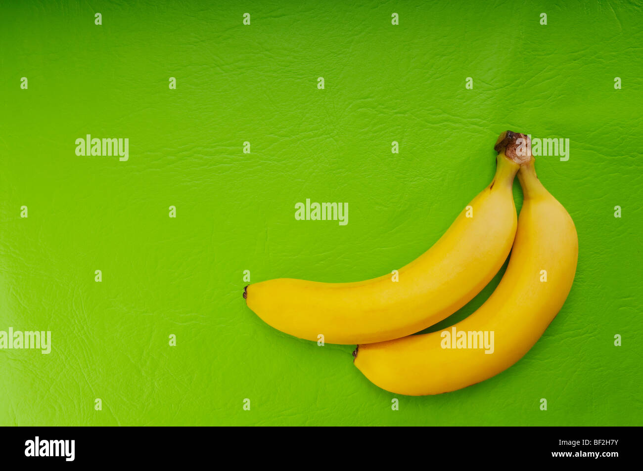 Two bananas hi-res stock photography and images - Alamy