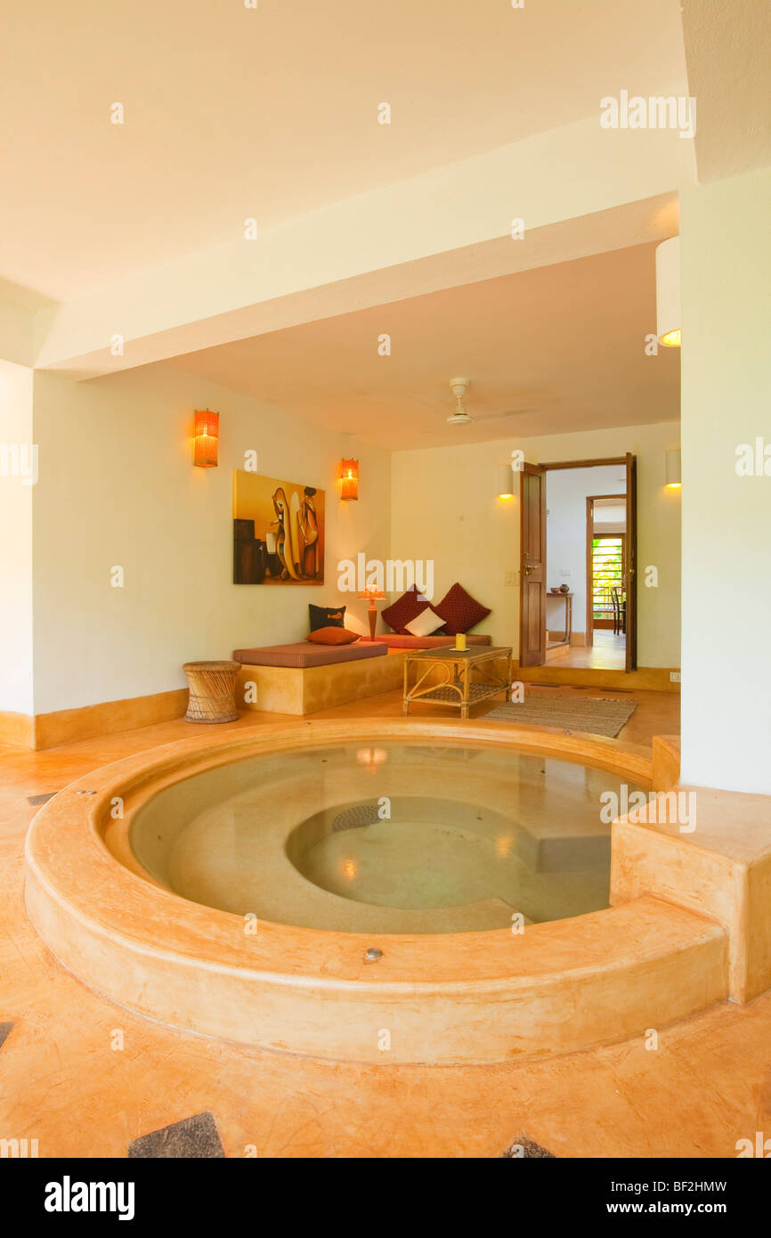 A jacuzzi in a luxury tropical modern villa Stock Photo - Alamy