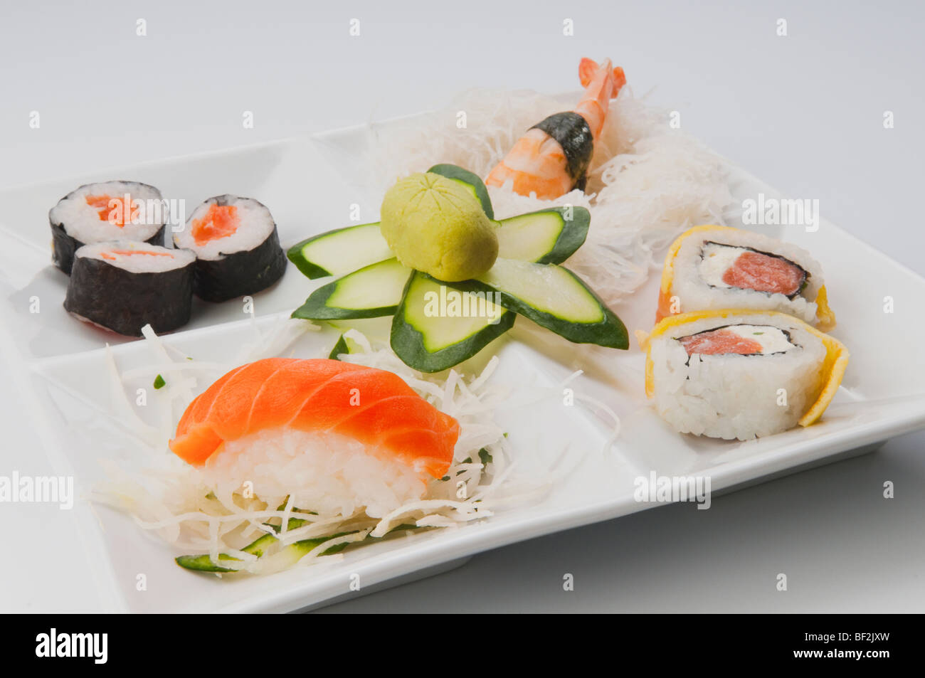 Studio image of a sushi roll hi-res stock photography and images - Alamy