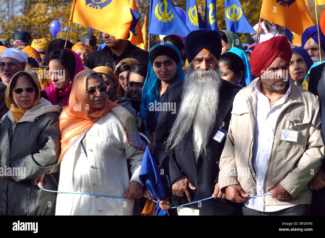 Sikh woman wearing turban hi-res stock photography and images - Alamy