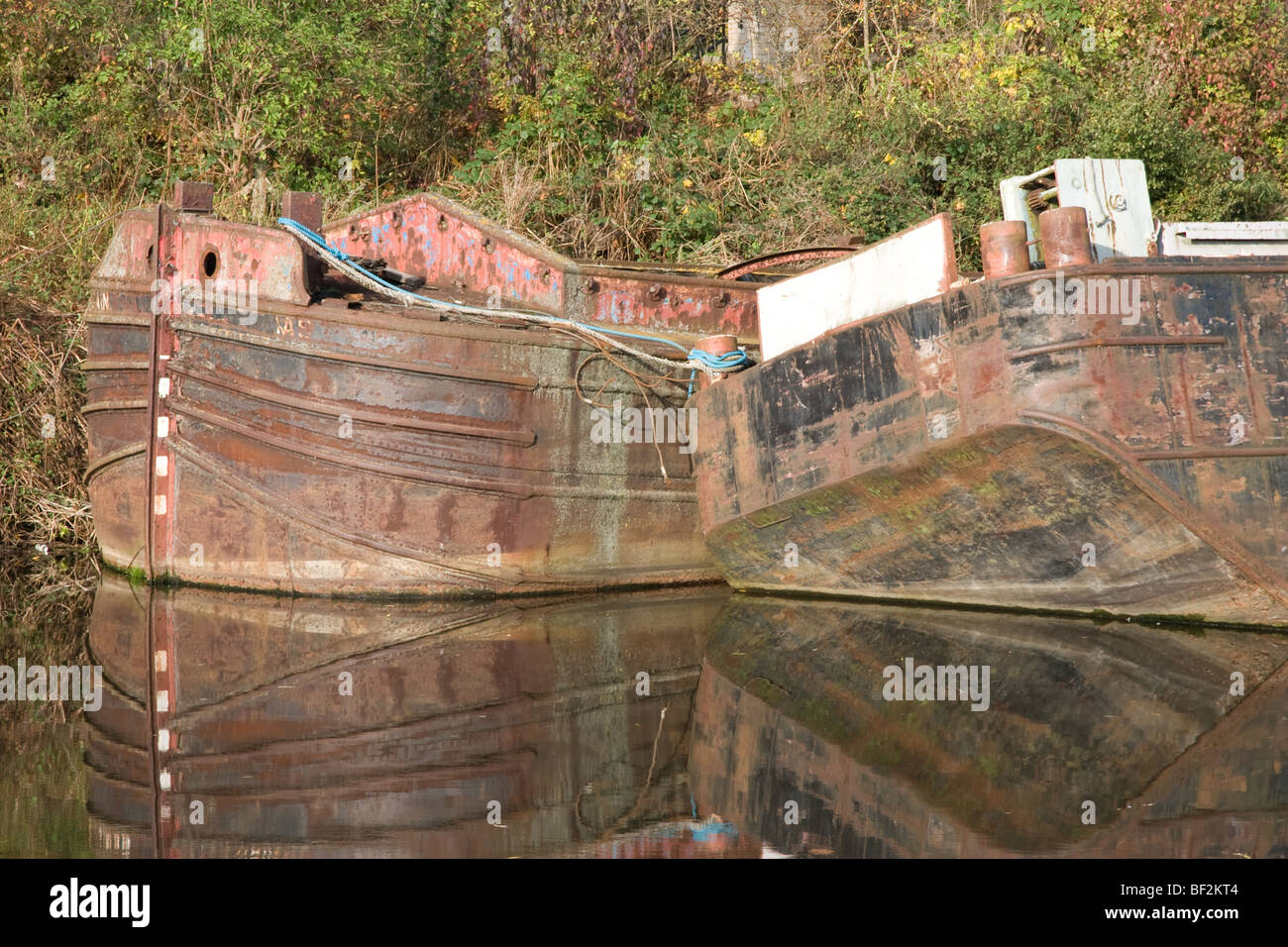 Derelict barges hi-res stock photography and images - Alamy