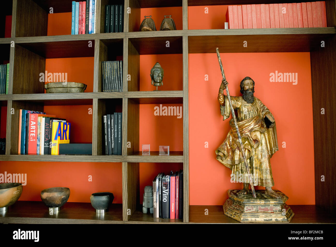 Statue in a shelf Stock Photo - Alamy