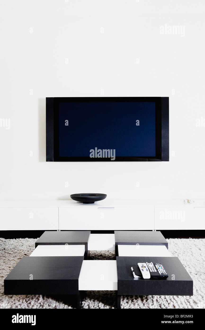 Wall mounted screen hi-res stock photography and images - Alamy