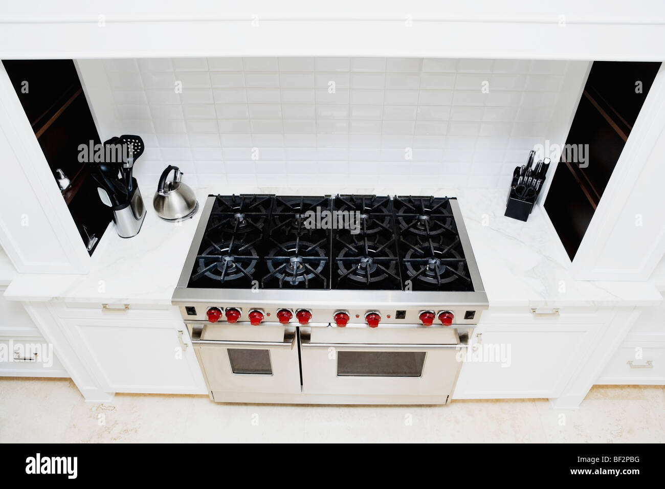 Stove in a kitchen Stock Photo - Alamy