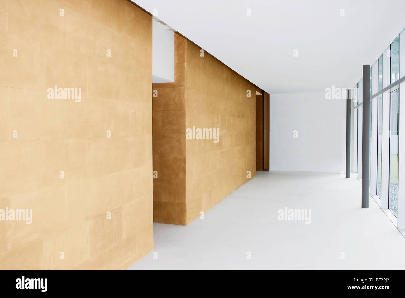 House hallway corridor doors hi-res stock photography and images - Alamy