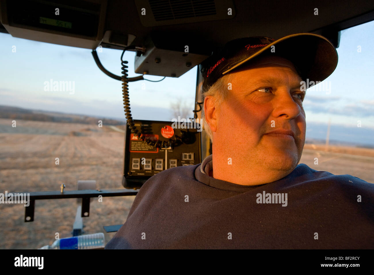 Inside tractor cab hi-res stock photography and images - Alamy