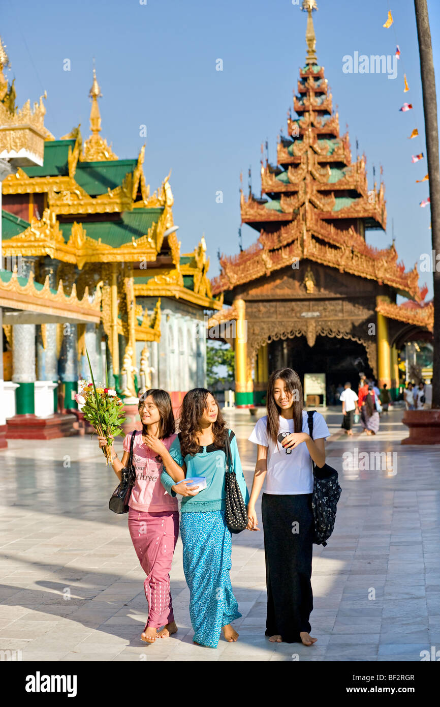 Myanmar burma rangoon people walking hi-res stock photography and ...