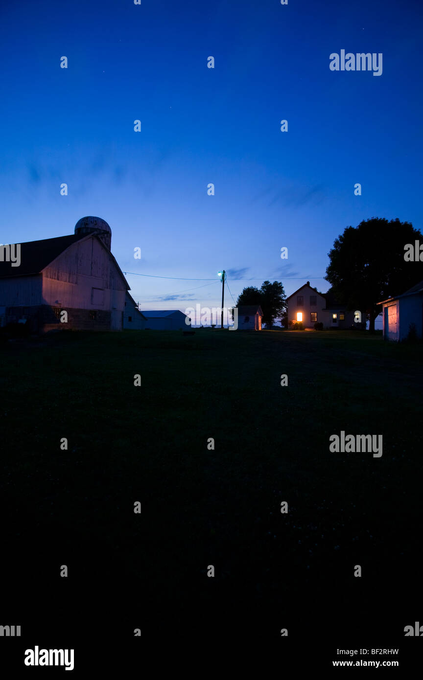 Midwestern farm house hi-res stock photography and images - Alamy