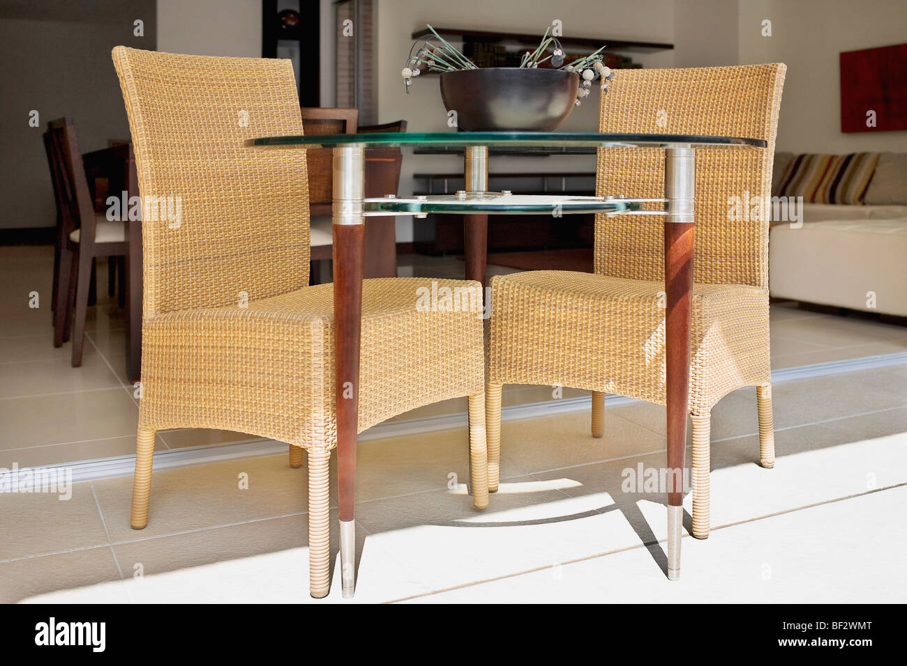 Comfy chairs hi-res stock photography and images - Alamy