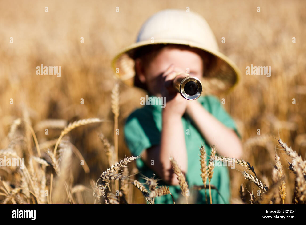 Portrait of 4 years old boy in explorer hat Stock Photo - Alamy