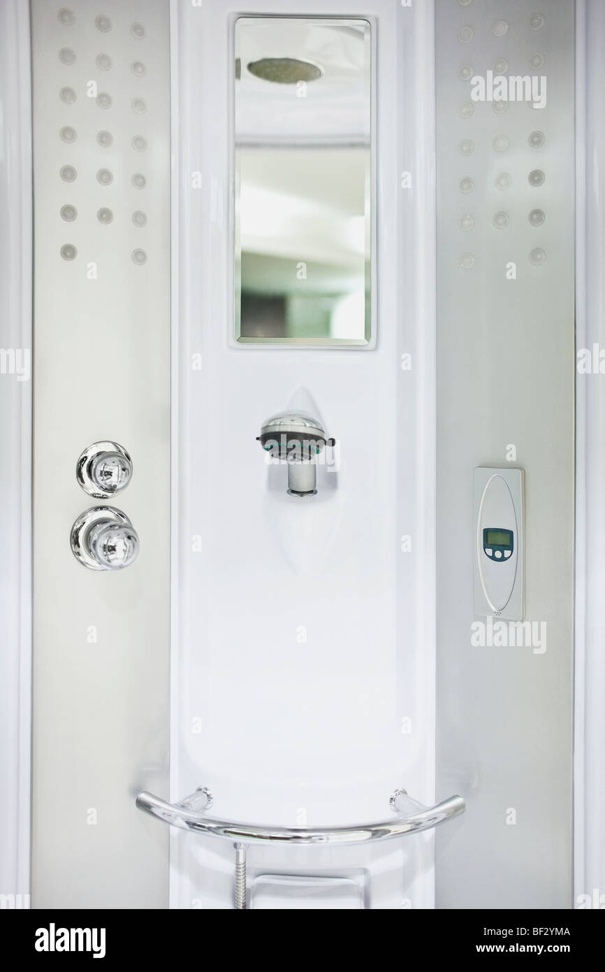 Cleaning shower cubicle hi-res stock photography and images - Alamy