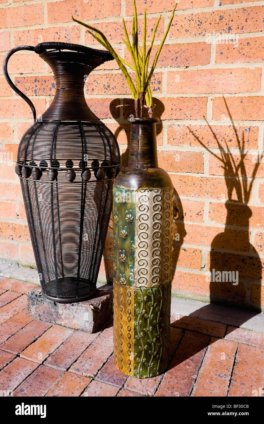 Decorative urns hi-res stock photography and images - Alamy