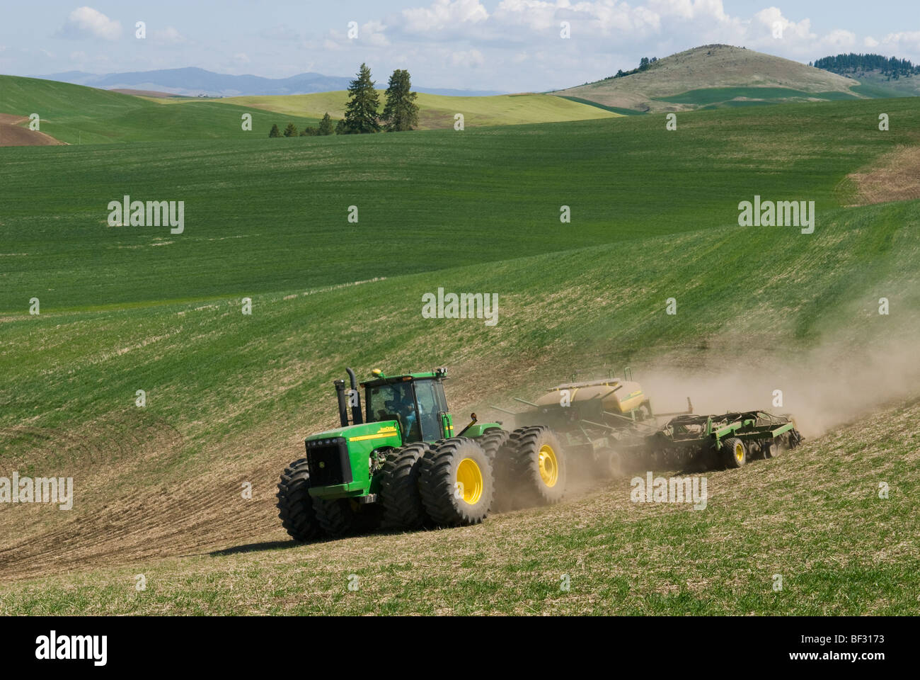 Rural farm tractor air seeder seeder equipment hi-res stock photography ...