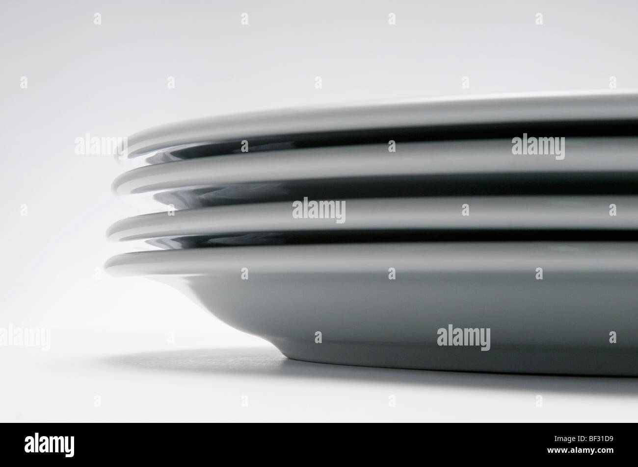 A stack of plates hi-res stock photography and images - Alamy