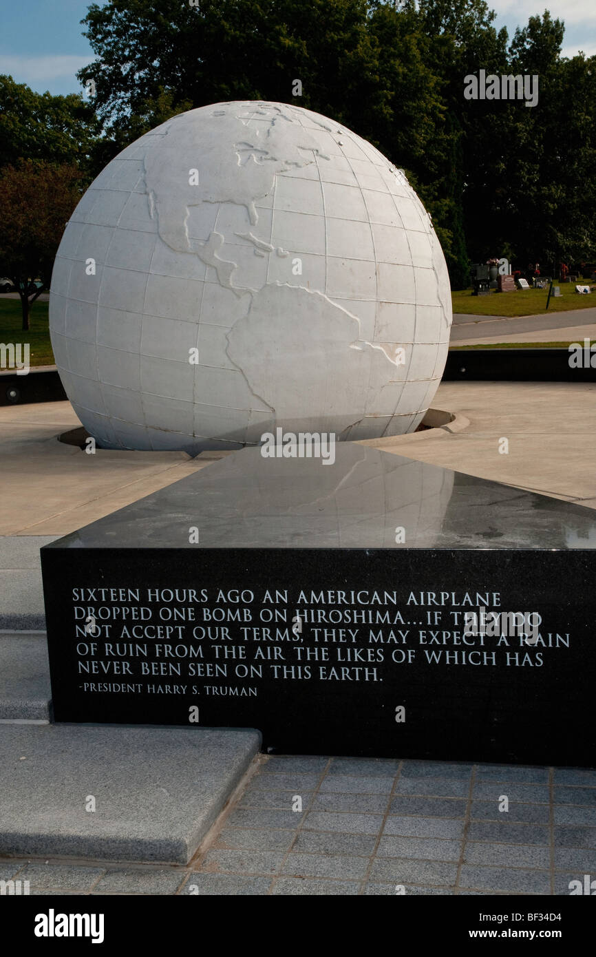 World war ii illinois veterans memorial hi-res stock photography and ...