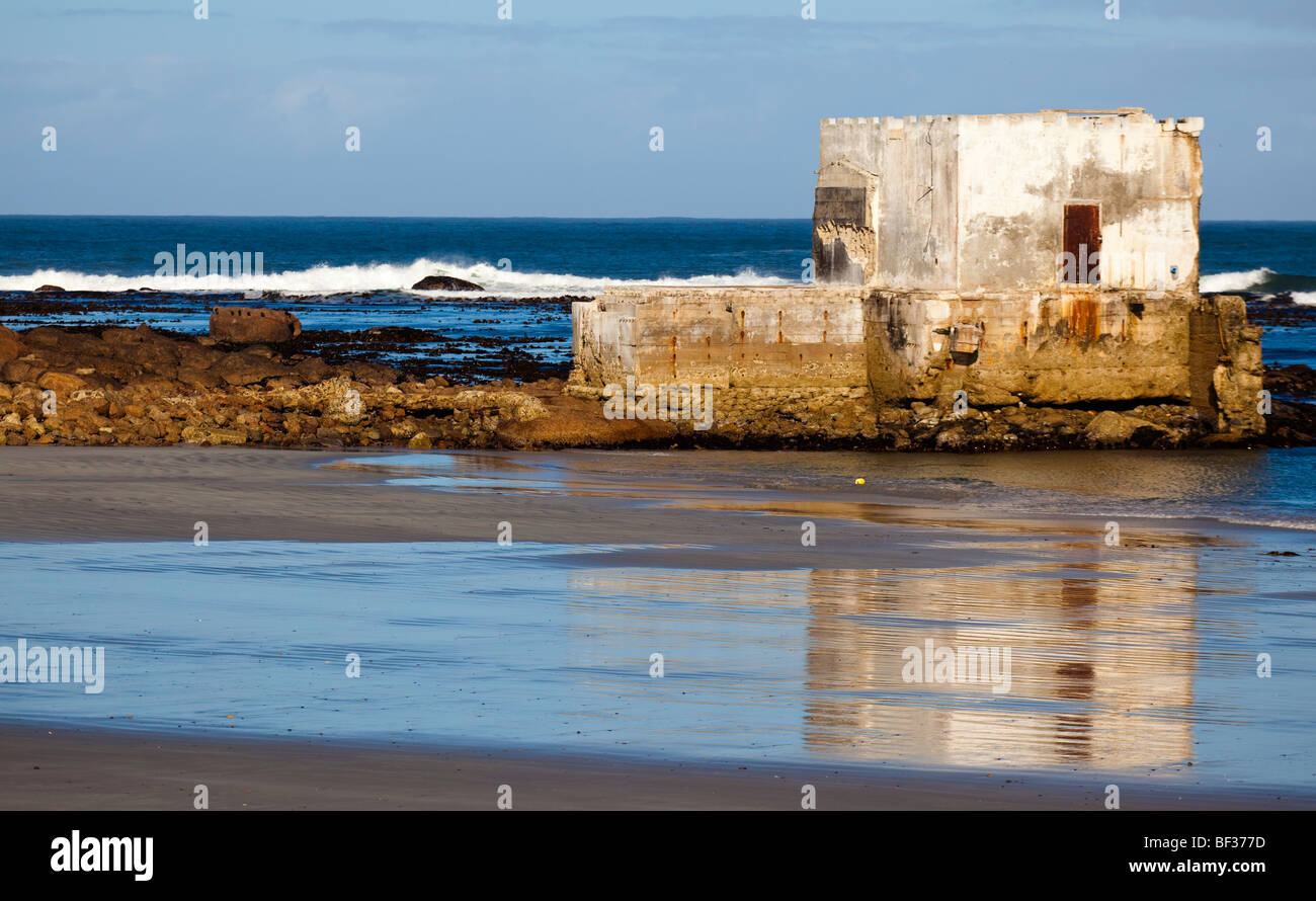 old harbour building Stock Photo - Alamy