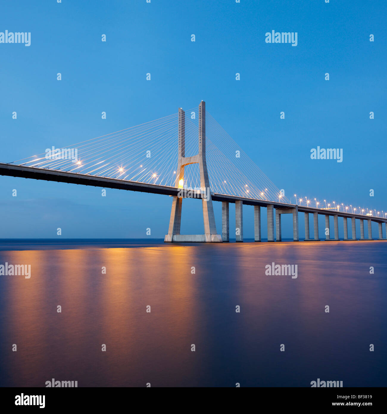 Vasco da Gama bridge at night Stock Photo - Alamy