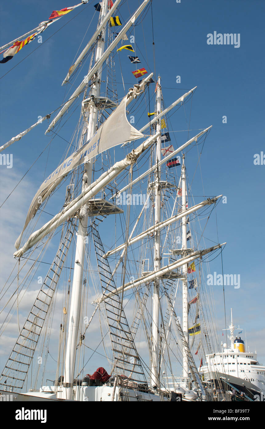 Mast of square rigged training ship against the sky in Southampton ...