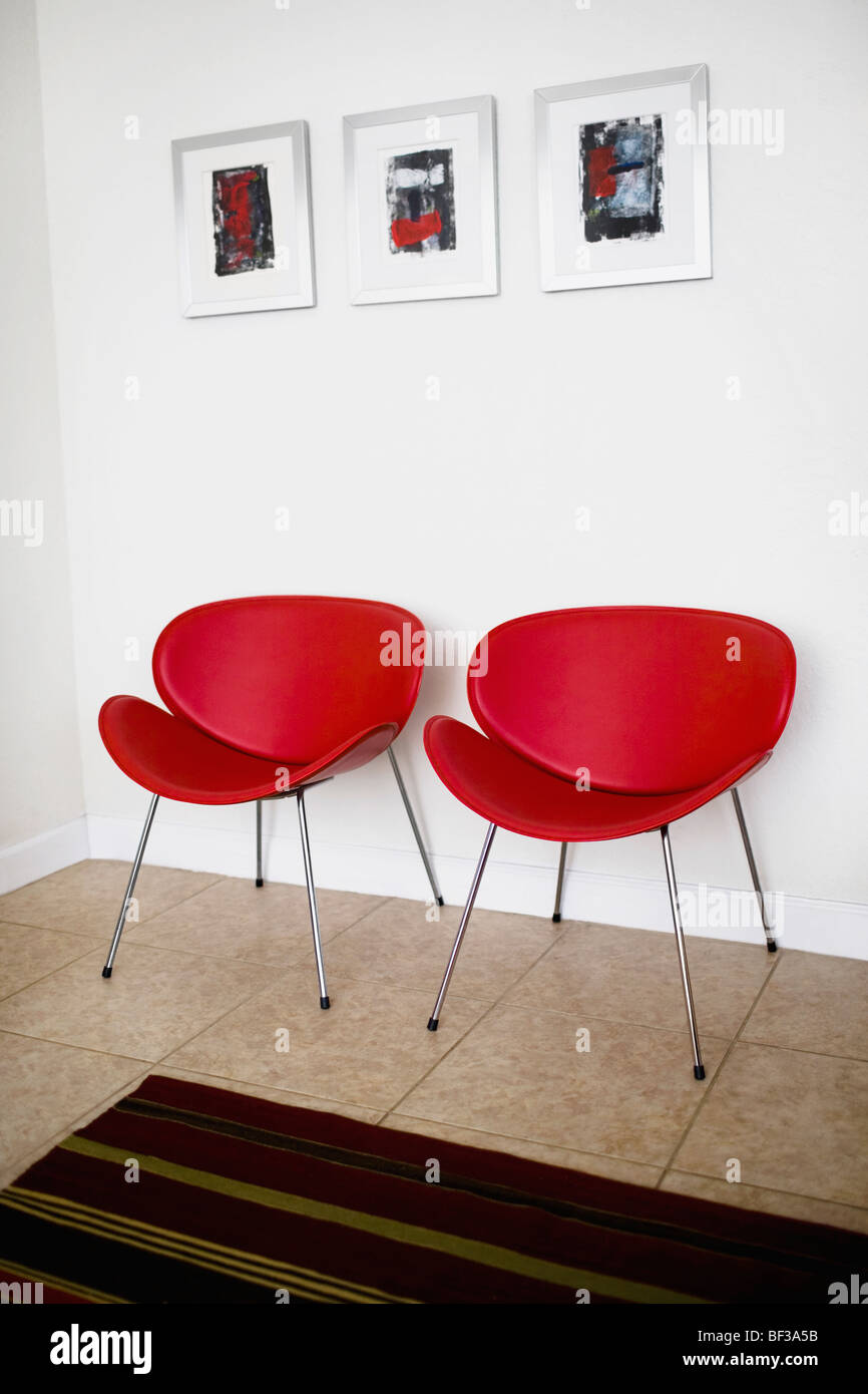 Grouping chairs hi-res stock photography and images - Alamy
