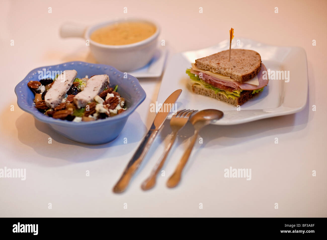 Soup salad sandwich hi-res stock photography and images - Alamy