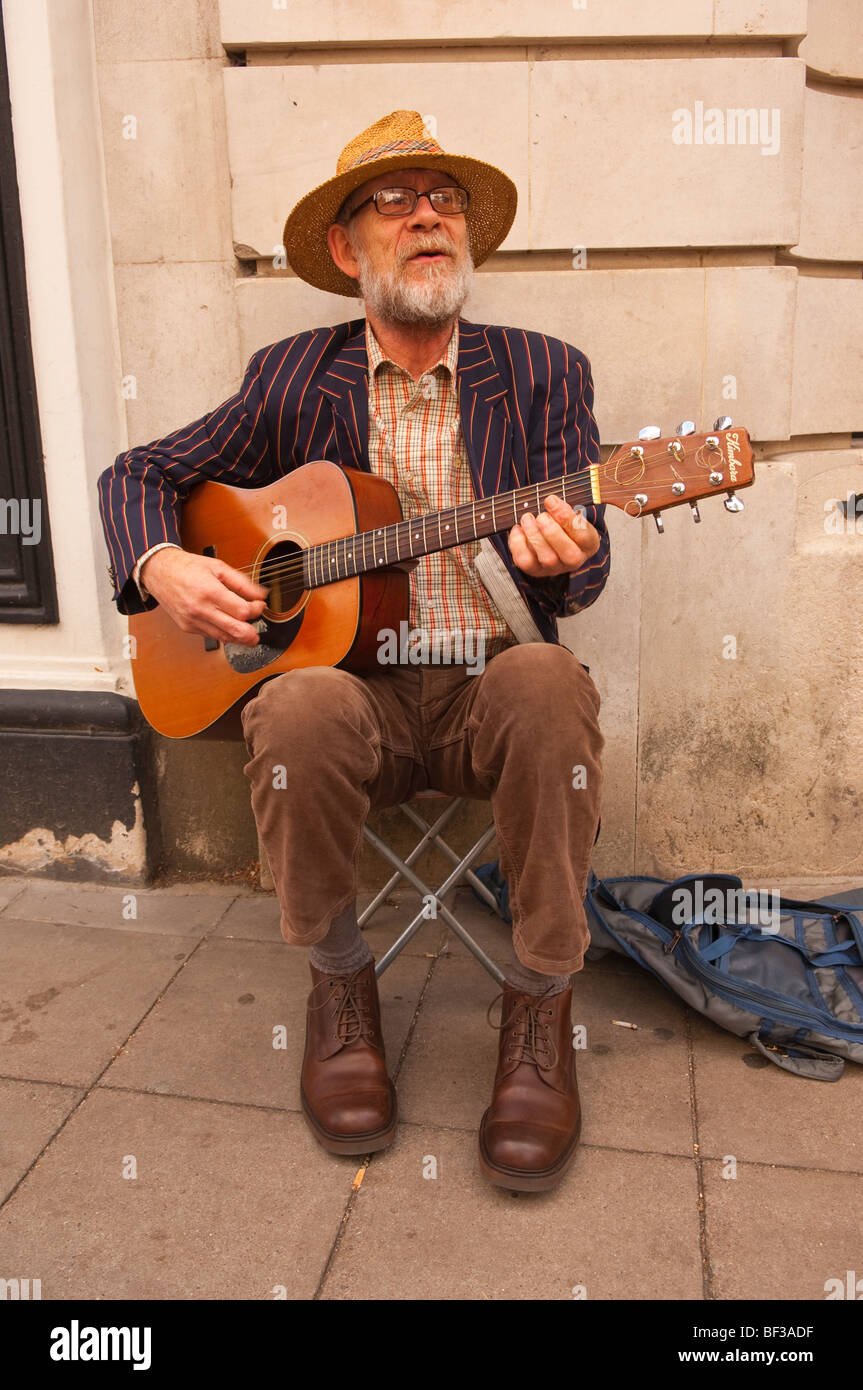 Busking in norwich hi-res stock photography and images - Alamy