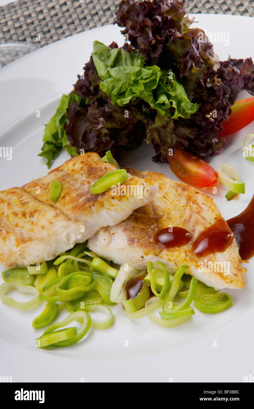 Fish fillets hi-res stock photography and images - Alamy