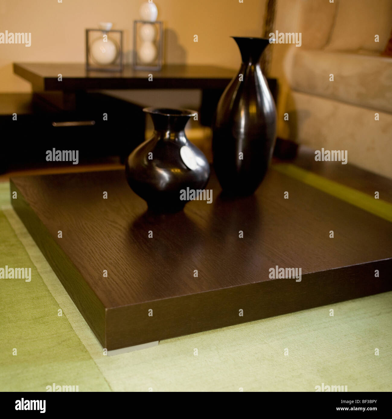 Two vases ceramics hi-res stock photography and images - Alamy
