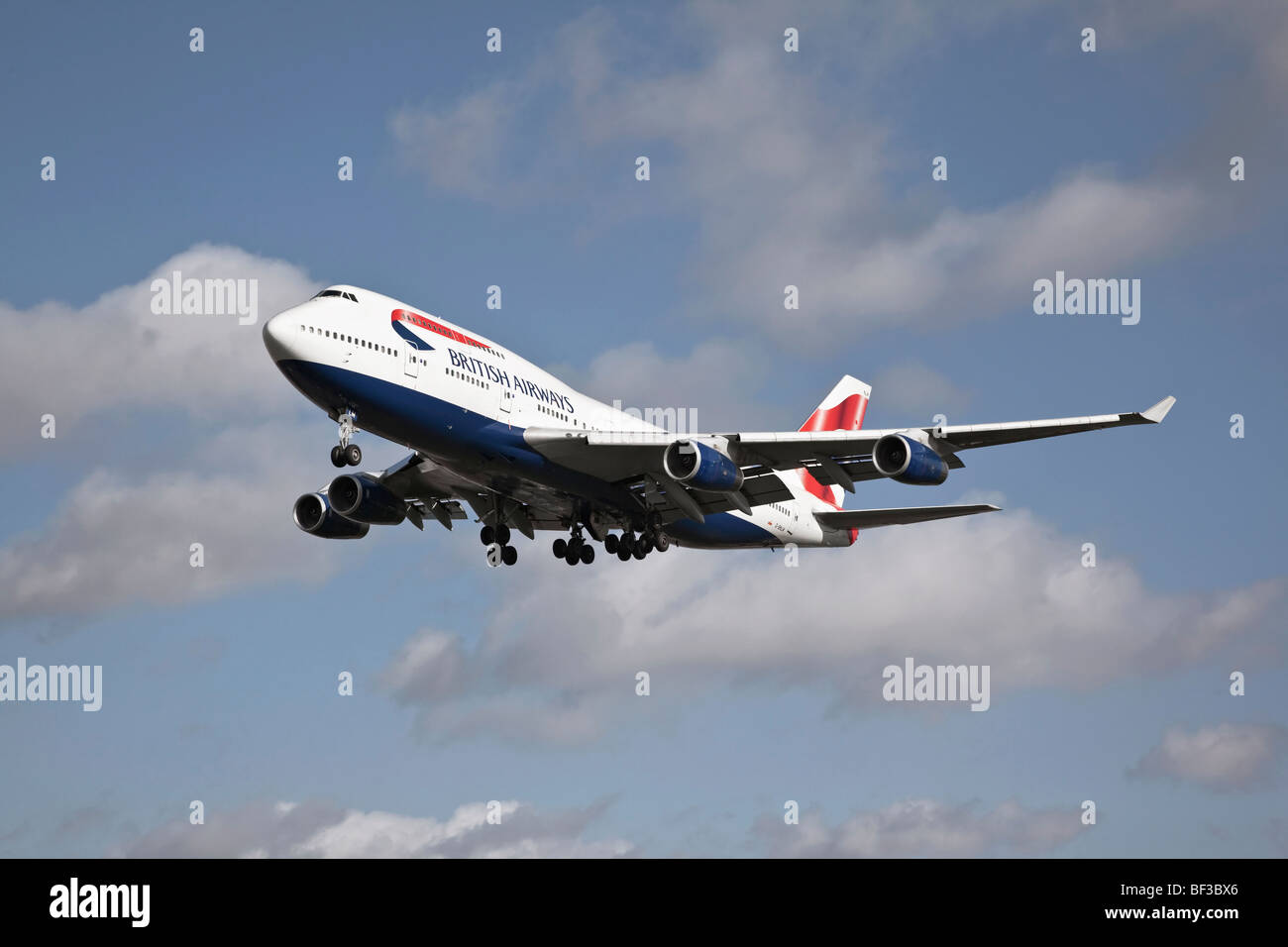 A Boeing B747 jumbo jet of British Airways on final approach Stock ...