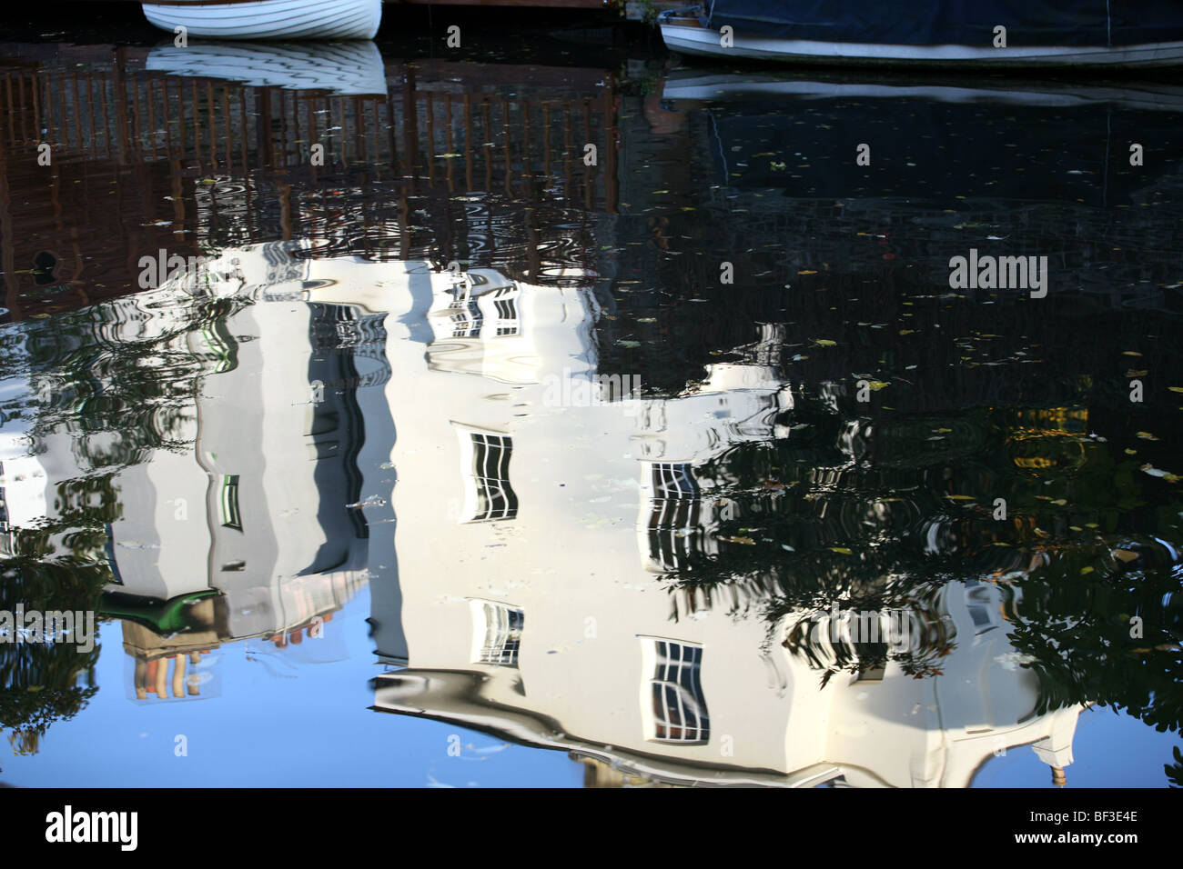 House reflected Regents canal London Stock Photo - Alamy