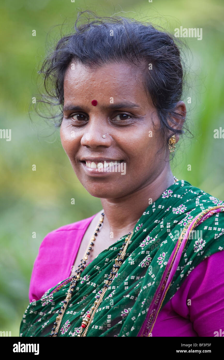 India woman traditional dress hi-res stock photography and images - Alamy