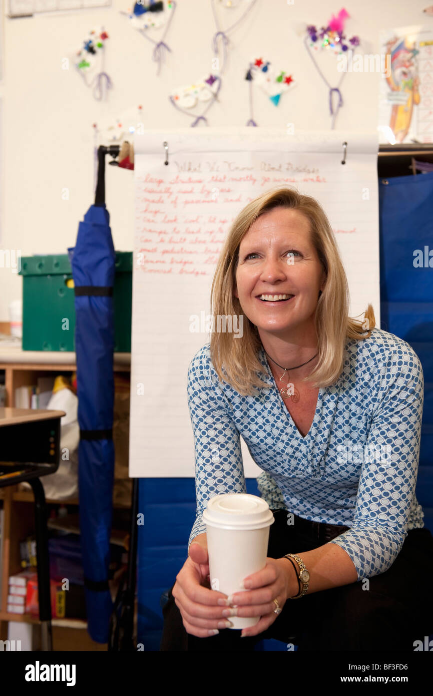 School teacher hi-res stock photography and images - Alamy