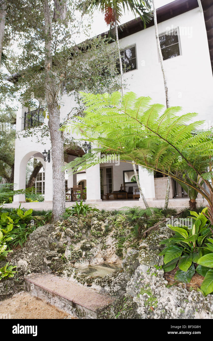 Row pillars tree in hi-res stock photography and images - Alamy