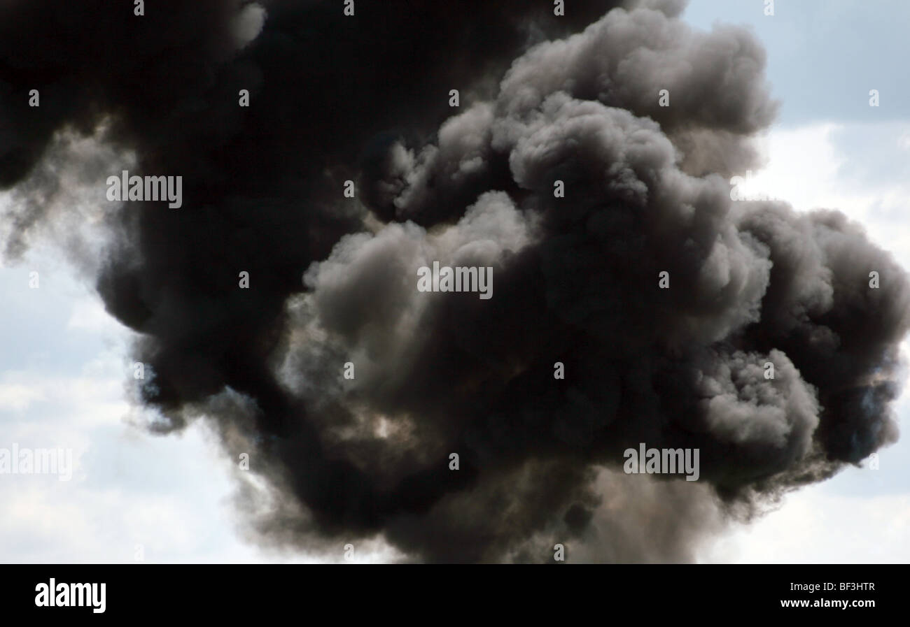 Pall of smoke hi-res stock photography and images - Alamy