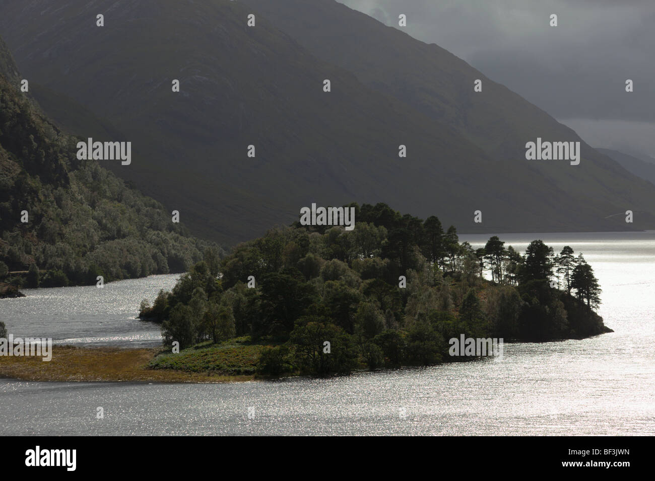 Glenfinnan island loch shiel highland hi-res stock photography and ...