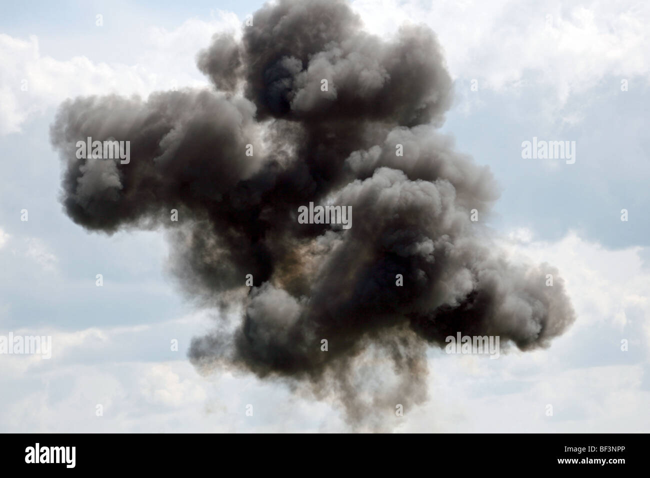 Pall of smoke hi-res stock photography and images - Alamy