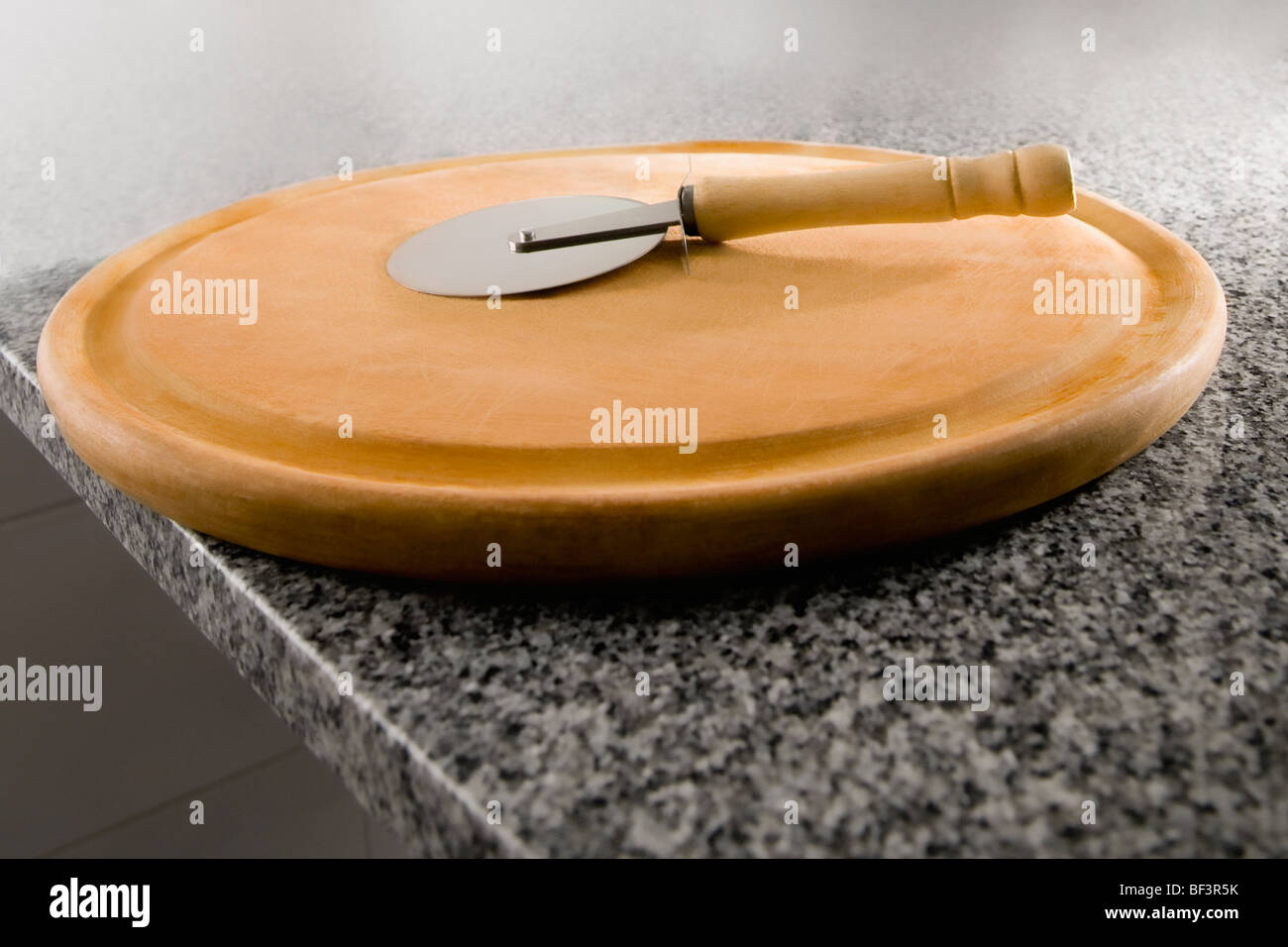 Round pizza cutter hi-res stock photography and images - Alamy
