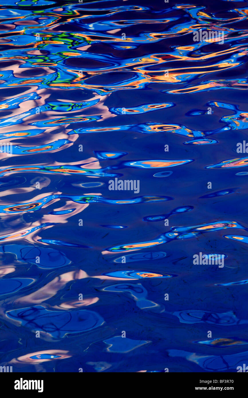 Water waves interference hi-res stock photography and images - Alamy