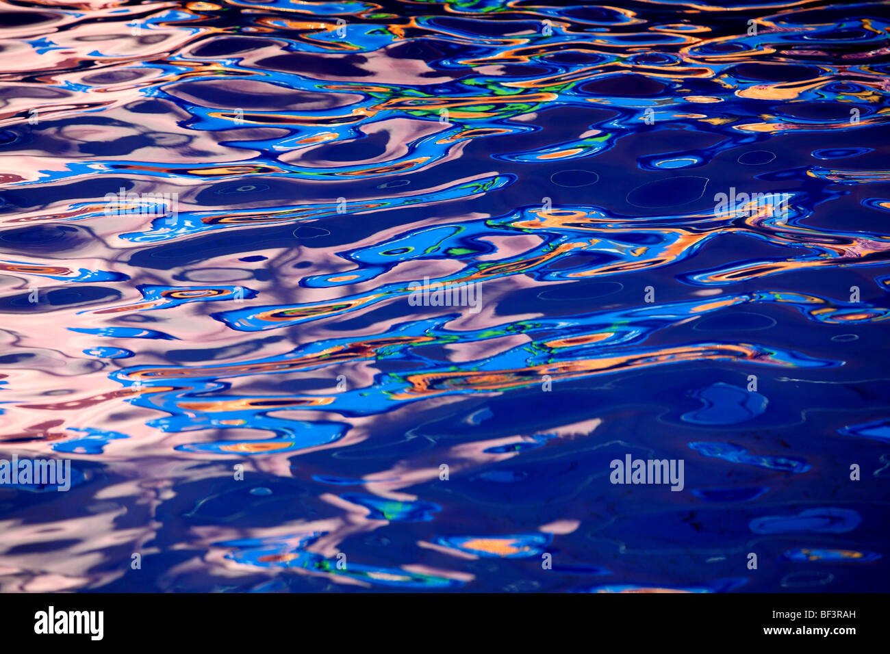 Water waves interference hi-res stock photography and images - Alamy