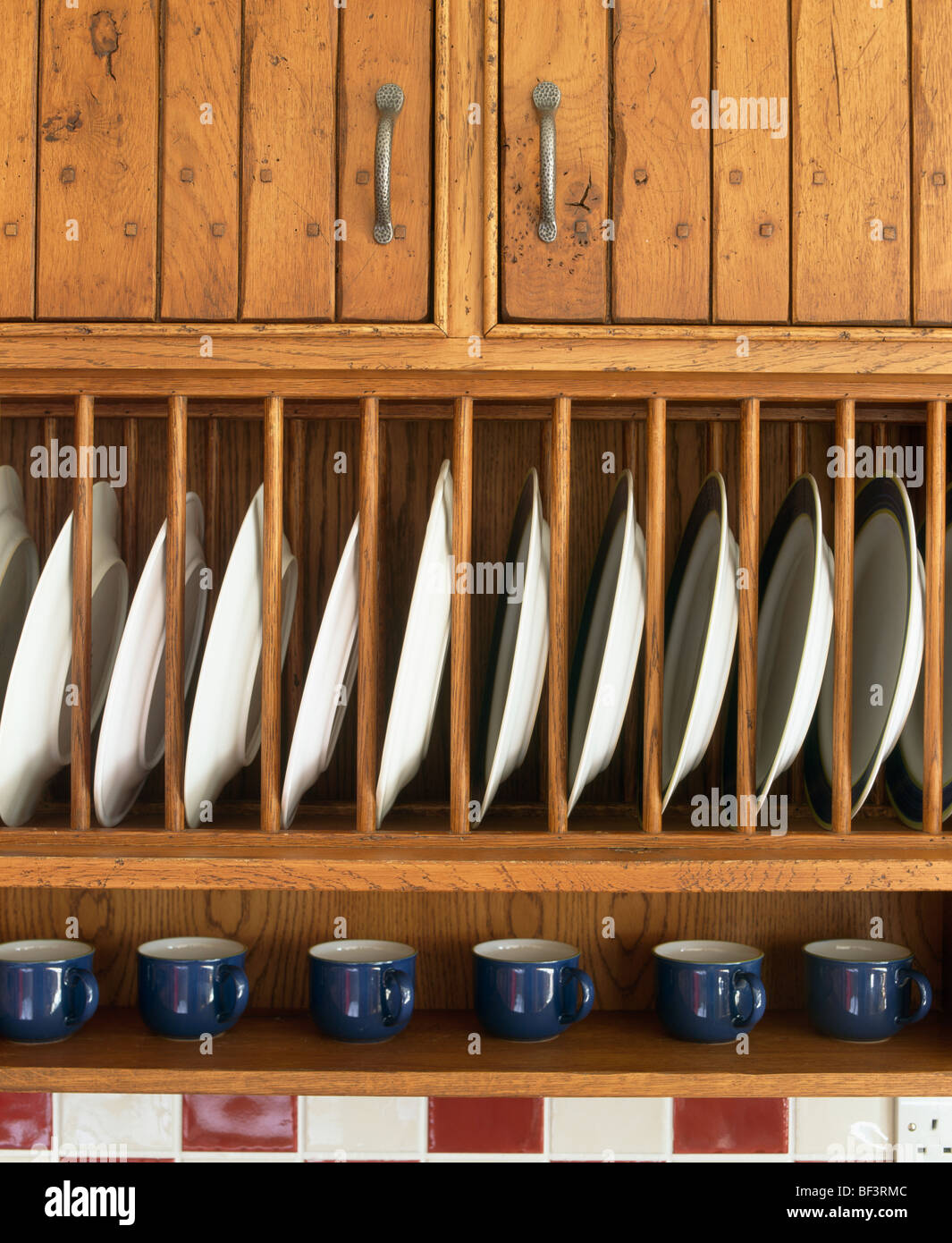 Oak plate hi-res stock photography and images - Alamy