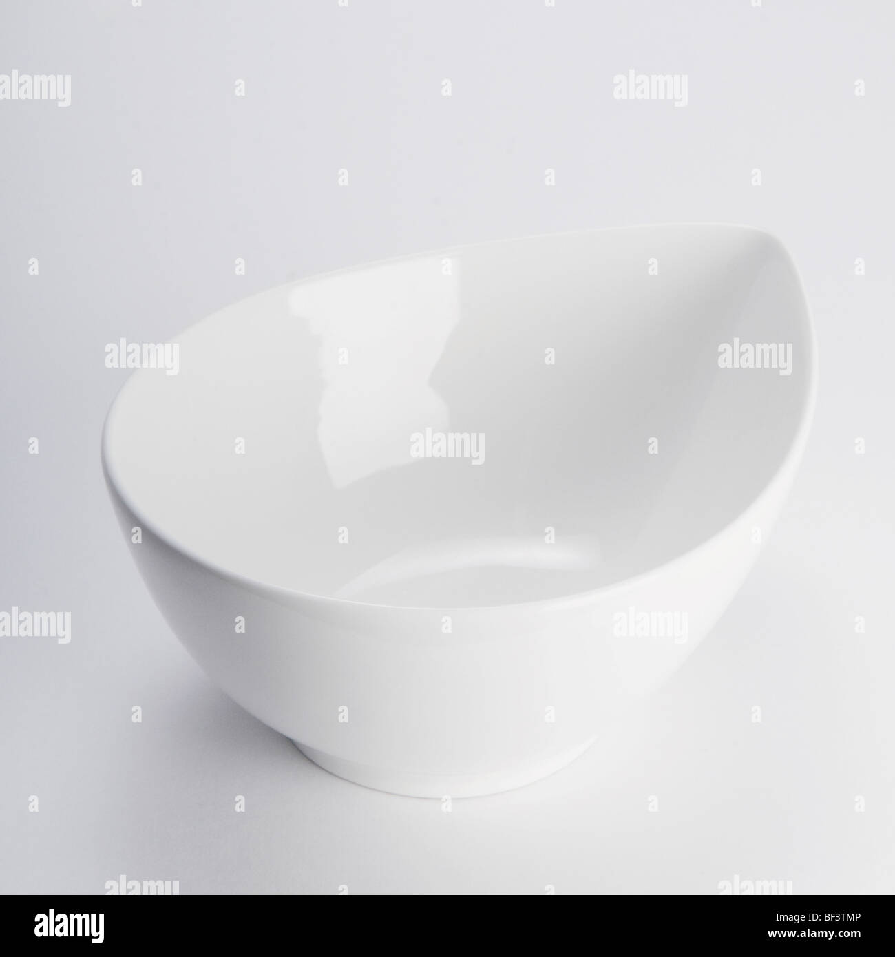White ceramic bowl hi-res stock photography and images - Alamy