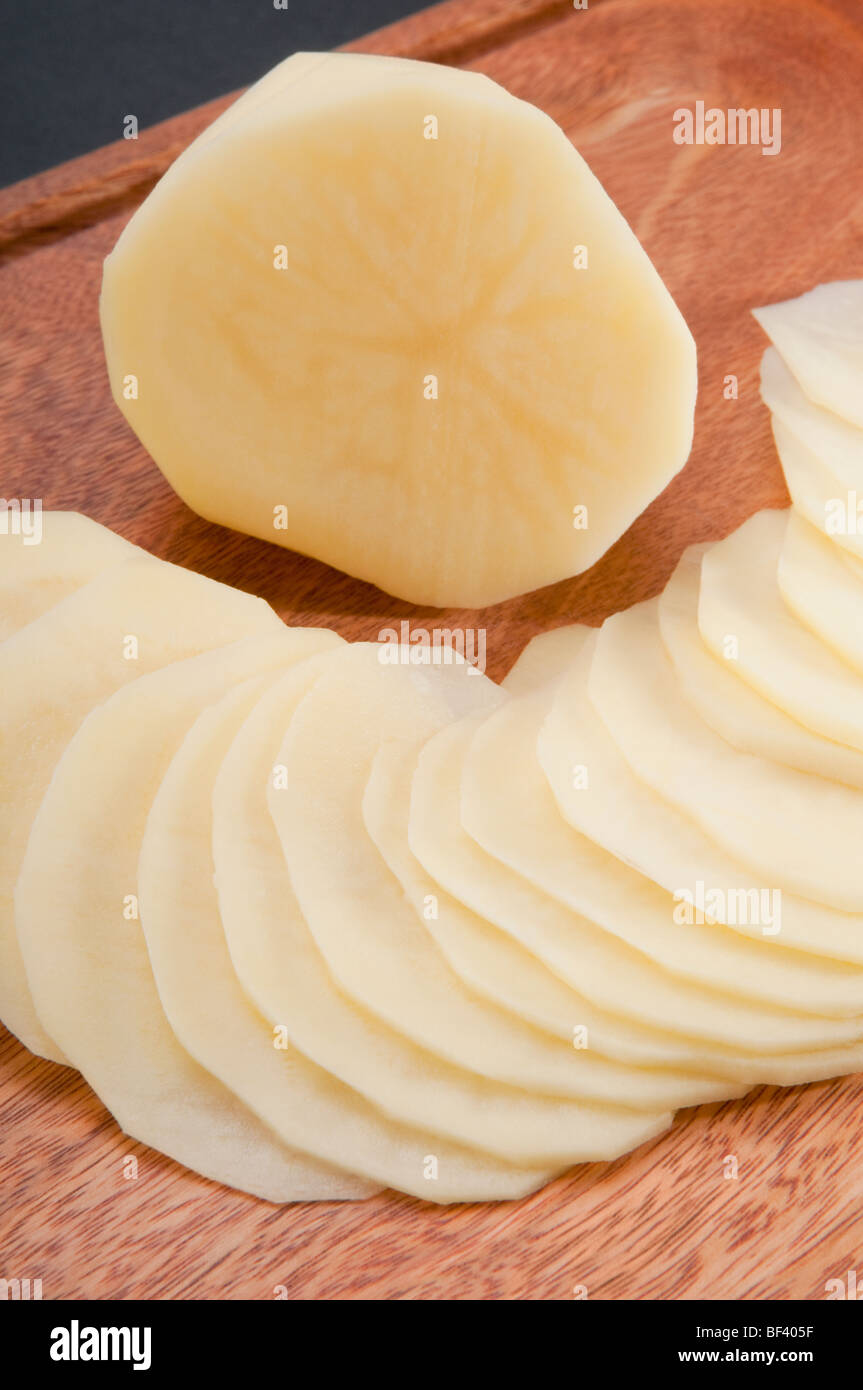 Potato slices hi-res stock photography and images - Alamy
