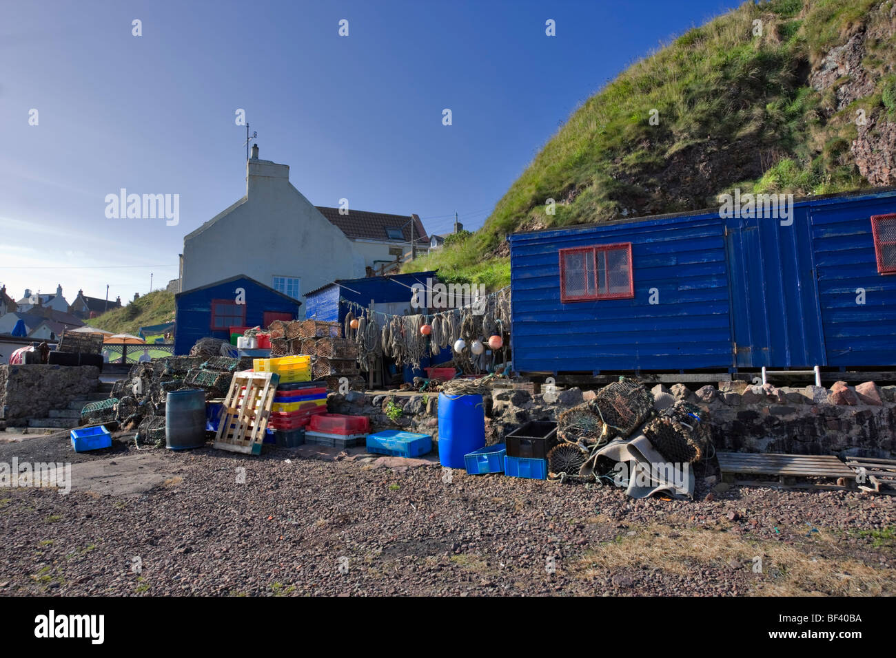 Fishing shack on the beach in the village of St Abbs, Scotland Stock ...