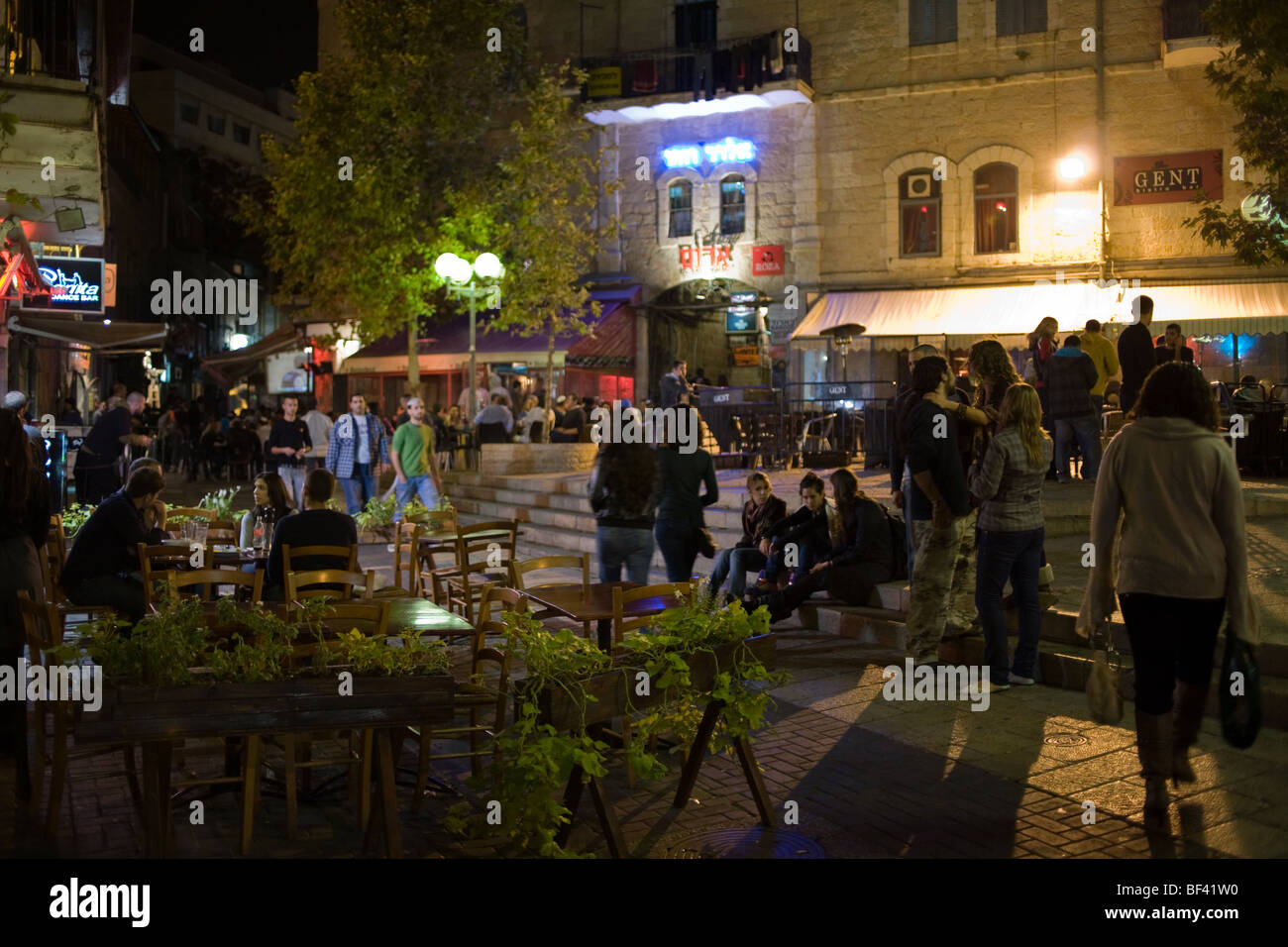 Restaurants jerusalem hi-res stock photography and images - Alamy