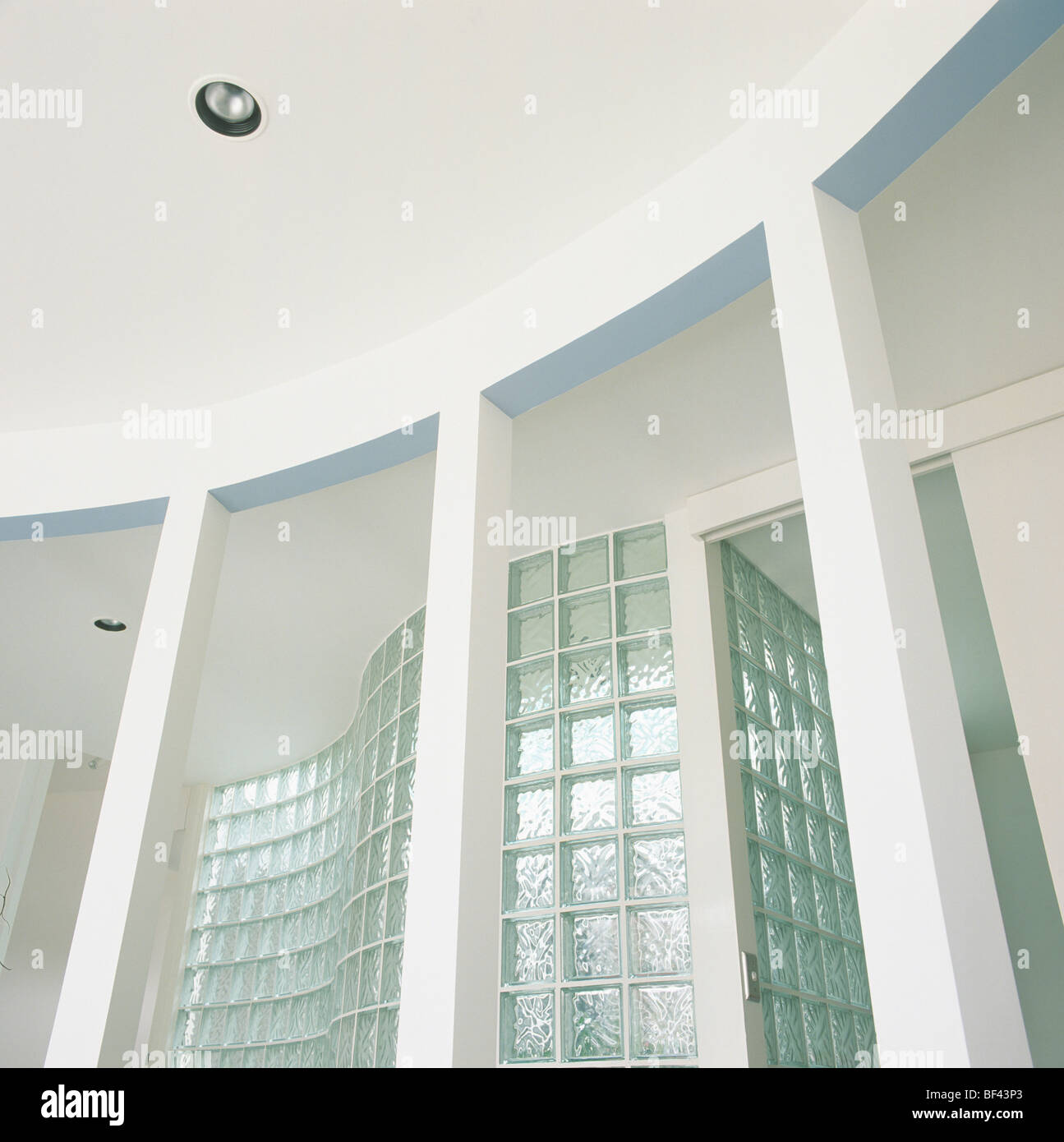 Curved glass hi-res stock photography and images - Alamy