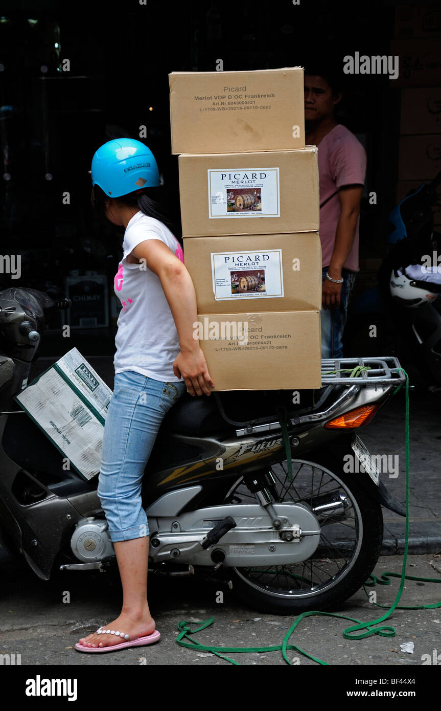 Overloaded motorbike hi-res stock photography and images - Alamy