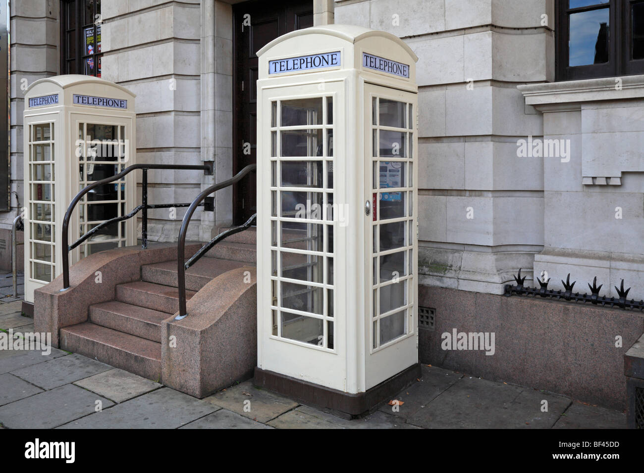 Kingston Communications Telephone boxes outside the Old Post Office ...