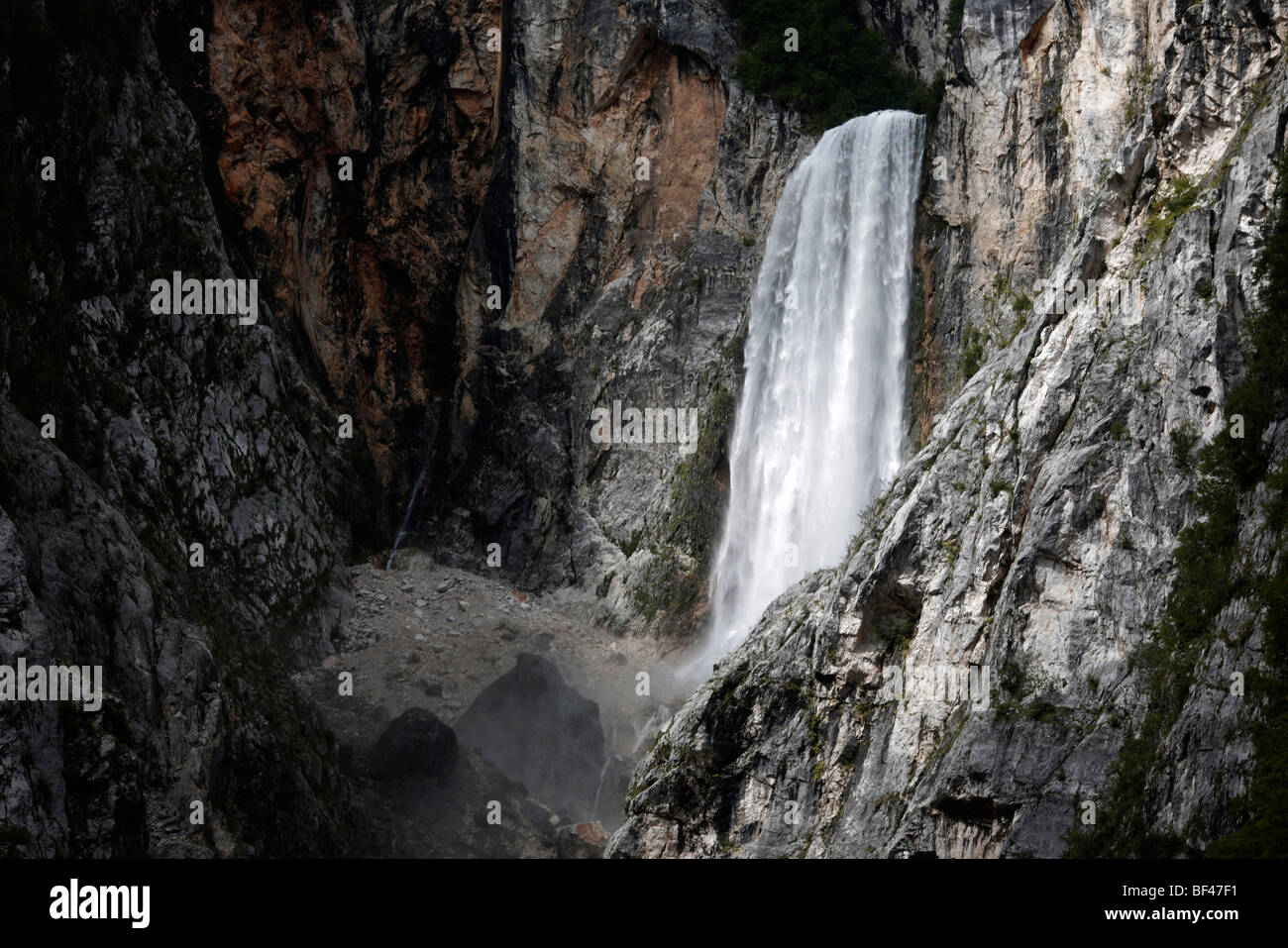 Boka waterfall hi-res stock photography and images - Alamy