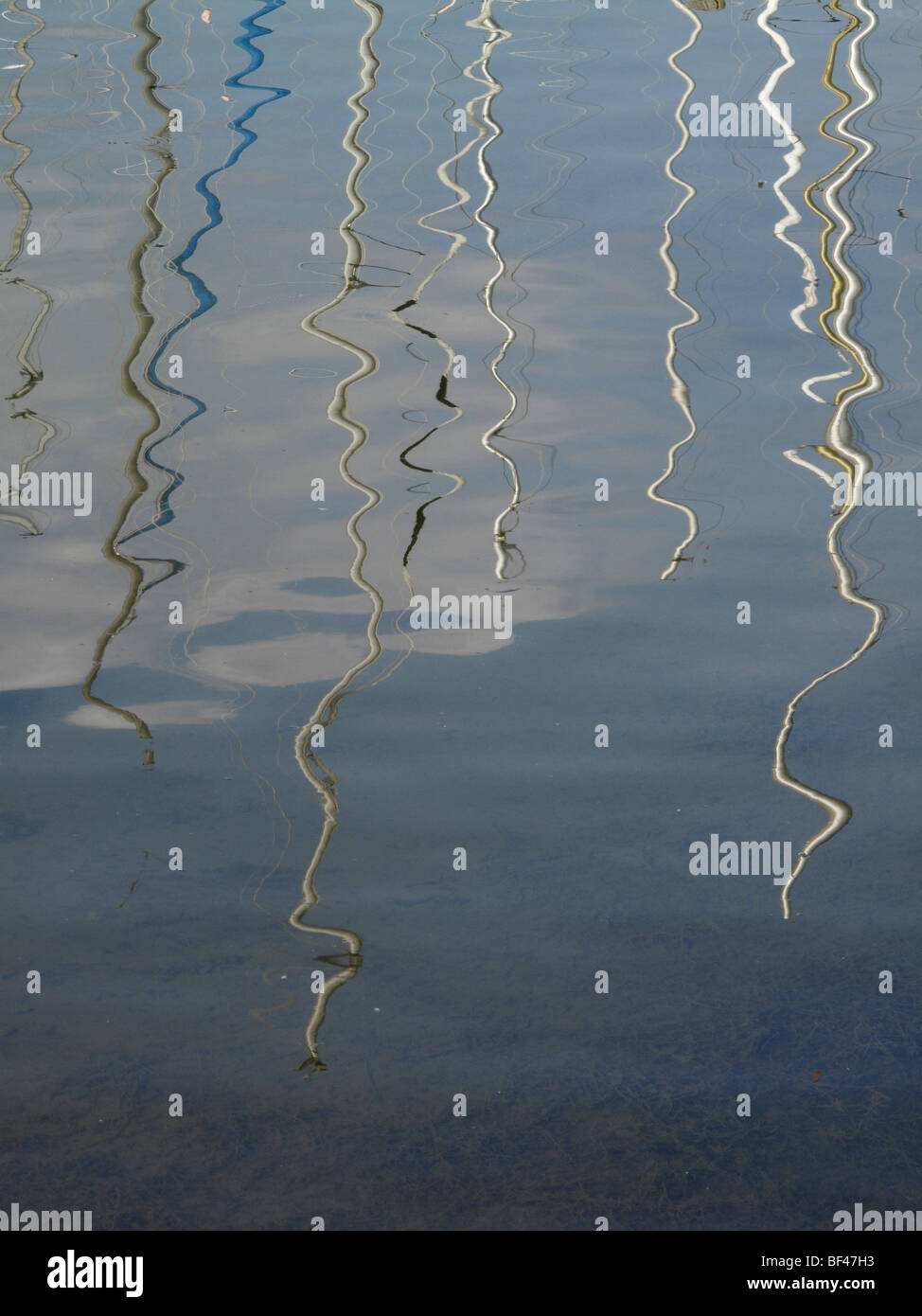 Reflection ripple hi-res stock photography and images - Alamy