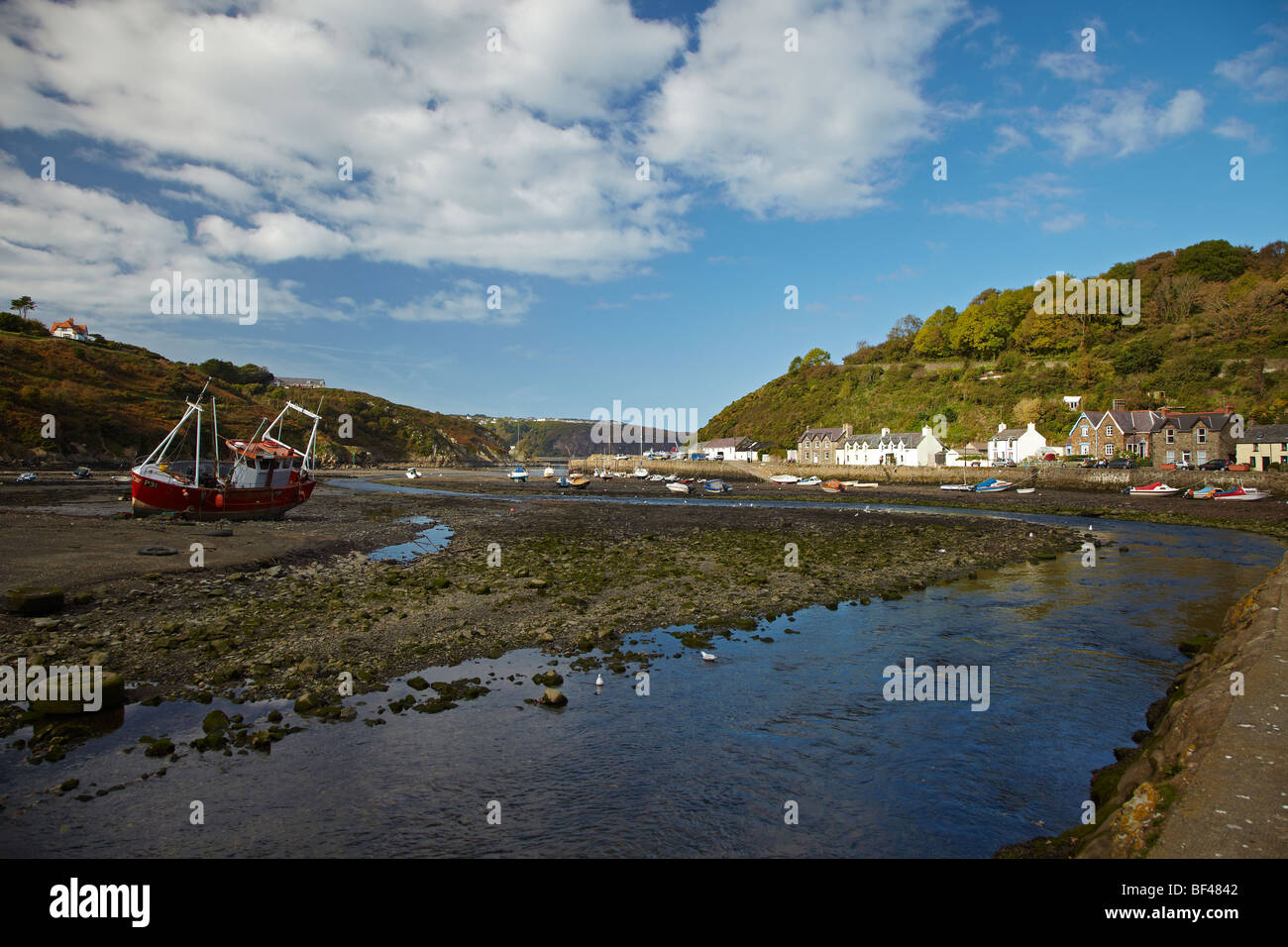 Fishguard lower town harbour hi-res stock photography and images - Alamy